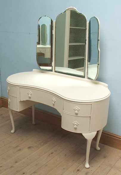 A1289 Vintage Painted Dressing Table