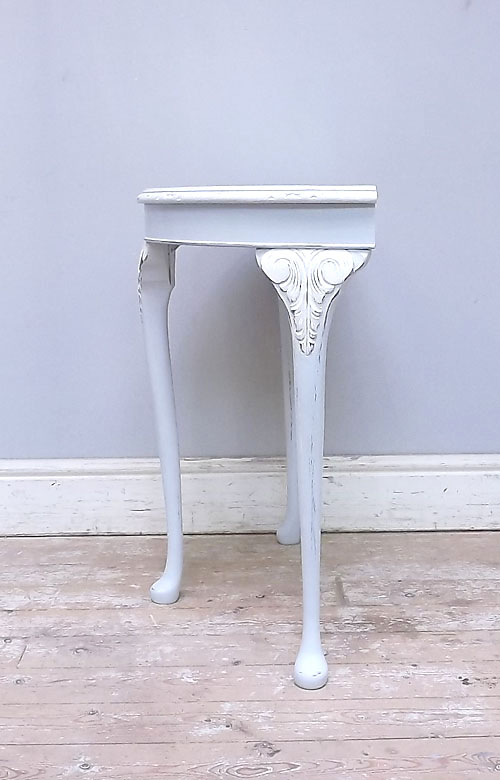 A3056 Superb Vintage Half Moon Table