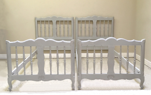 IB4382 PAIR OF OLD FRENCH LOUIS XV STYLE SINGLE BEDS